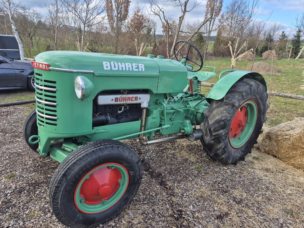Oldtimer Traktor 6 Zylinder