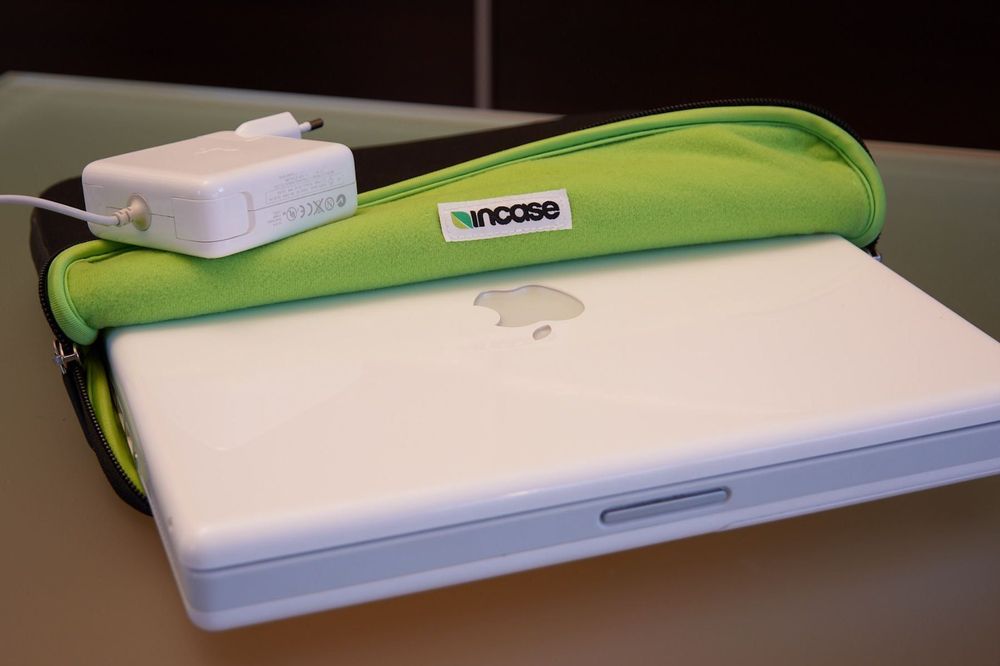 iBook G4 - weiss - Top Zustand (Gebraucht) in Berg SG für CHF 95 – mit ...