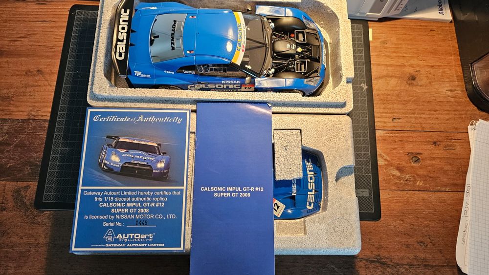 AutoArt Signature Nissan GT-R Super GT 2008 Calsonci n12 (Neu (gemäss ...