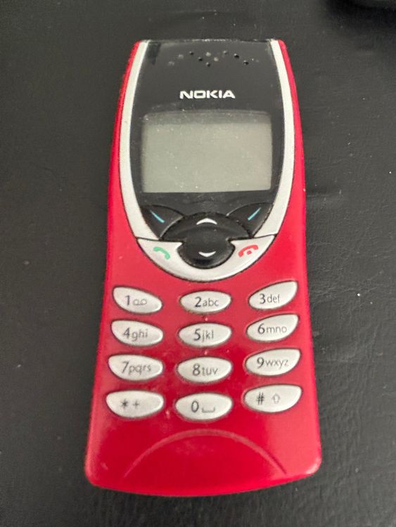 Nokia 8210 rot (Defekt) in für CHF 3 – mit Lieferung auf Ricardo kaufen