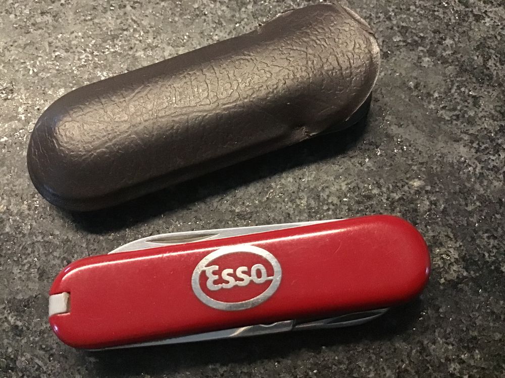 Altes Victorinox Classic Sackmesser "ESSO" Oil mit Etui (Gebraucht) in ...