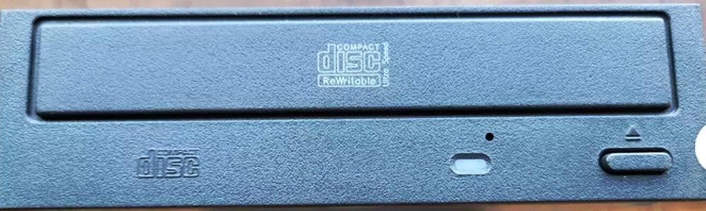 Laufwerk Hitachi-LG IDE CD-R/RW Drive GCE-8481B | Kaufen auf Ricardo