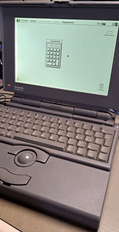 PowerBook 170 d'Apple : Une Pièce Historique (D'occasion) à Corseaux ...
