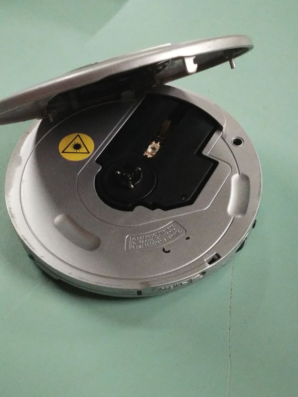 Lecteur CD portable MELECTRONIC MPC-90 - Radio FM (D'occasion) à ...