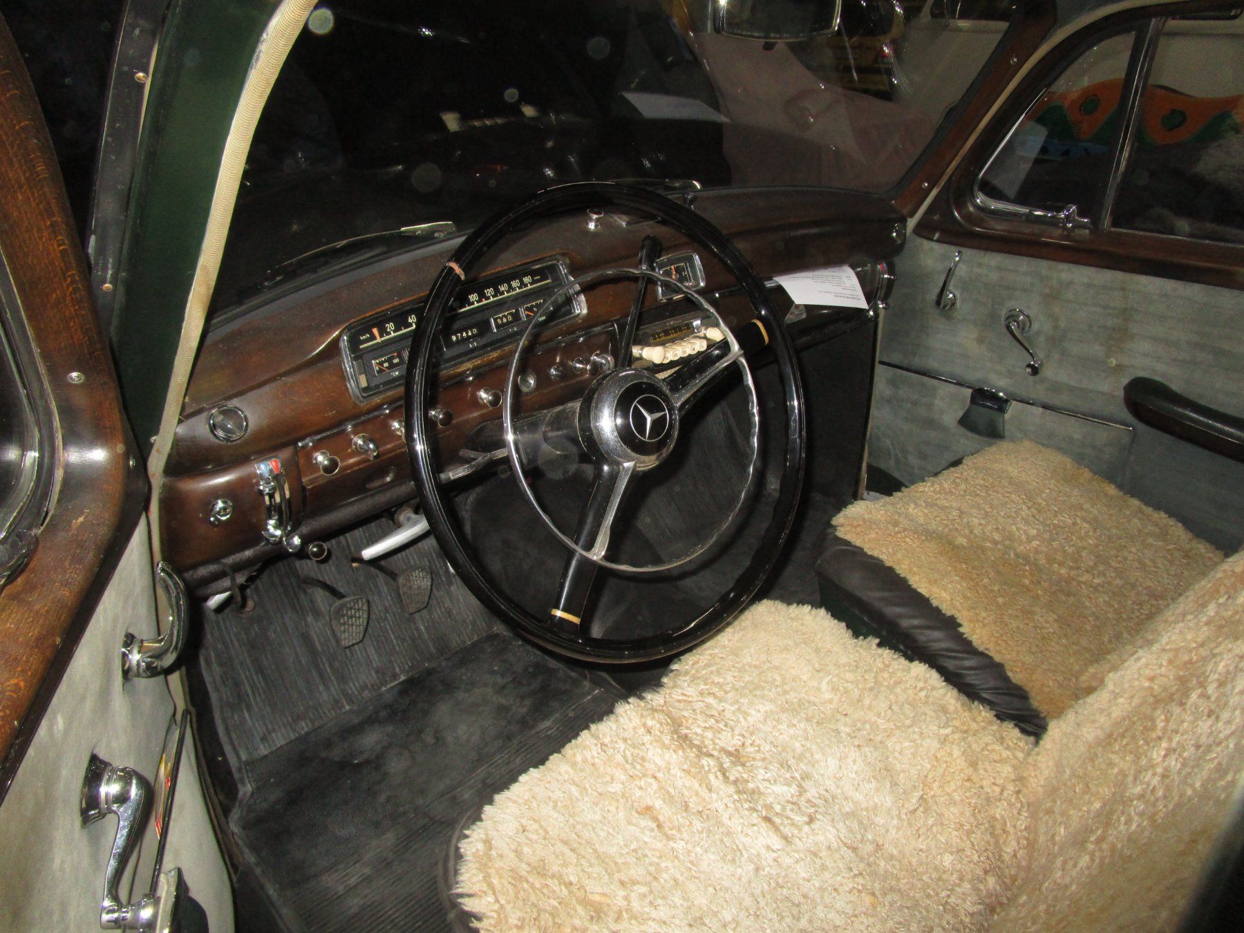 1956 Mercedes Benz 220a Interiores