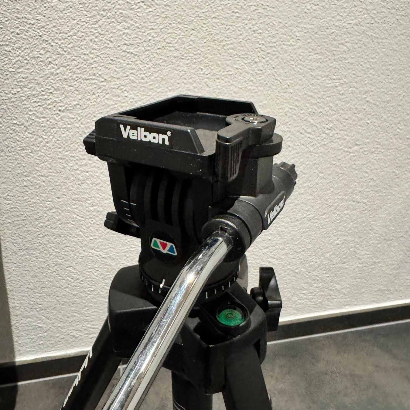 Velbon D-500 Video Stativ 60-120 cm mit Tasche (Gebraucht) in Balzers ...