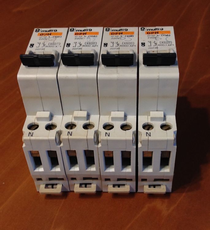 Interruttori automatici 2 poli Merlin Gerin Multi9 DPN C 10A (Gebraucht ...