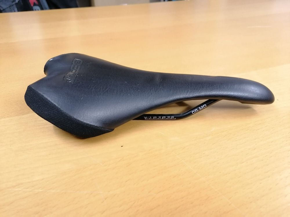 SCOTT BIKE / RENNVELO SATTEL SCHWARZ (Gebraucht) in für CHF 6 – mit ...