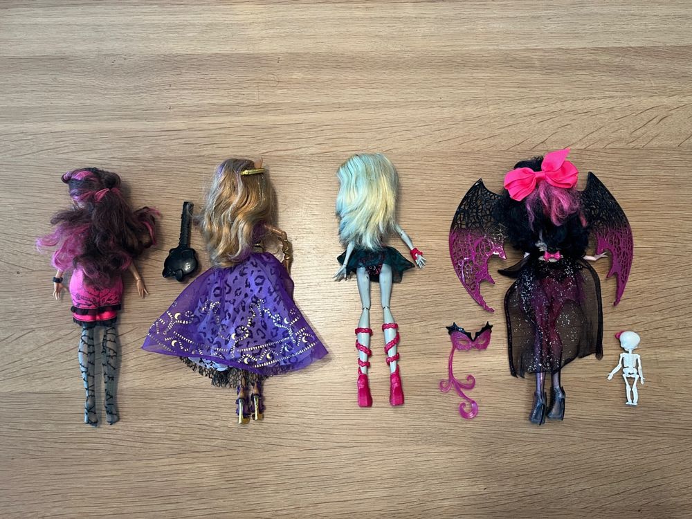 Monster High / Ever after High Puppen Set (Gebraucht) in Herrliberg für ...