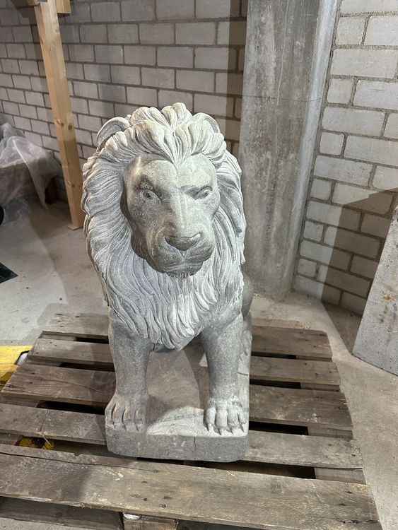 Steinlowe Fur Den Garten