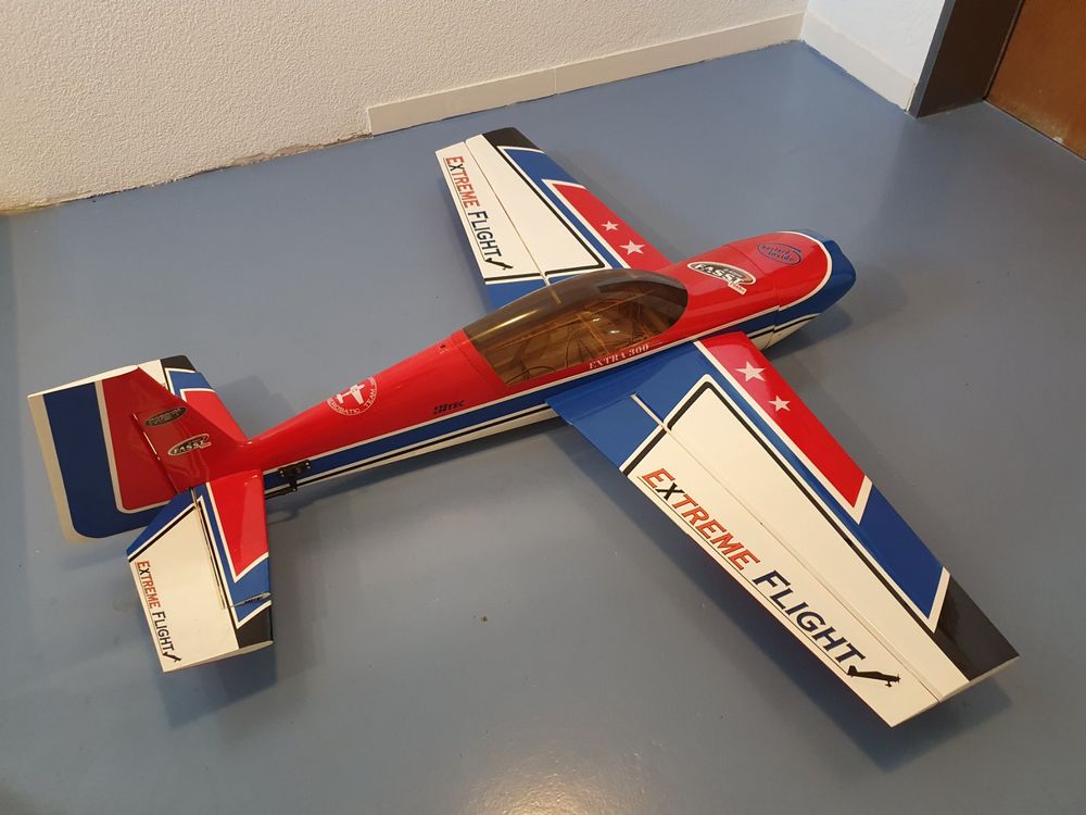 Extreme Flight Extra 300 60" mit Flächentaschen und Servos (Defekt) in ...