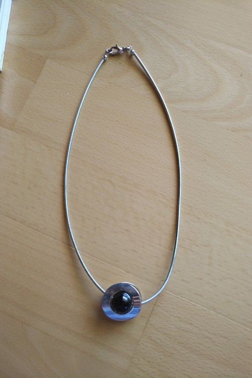 Silber Tone Chanel Kette Mit Schwarz Silbernem Cc Anhänger Sehr Guter Zustand