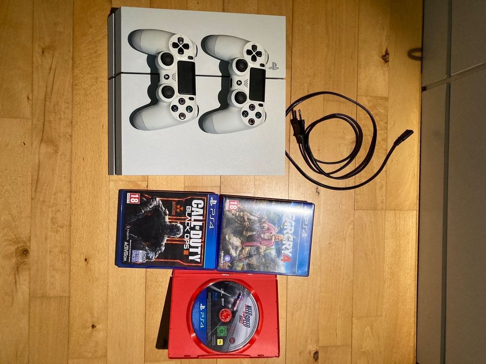 Playstation 4 (Ps4) + 2 Controller und 3 Games | Kaufen auf Ricardo