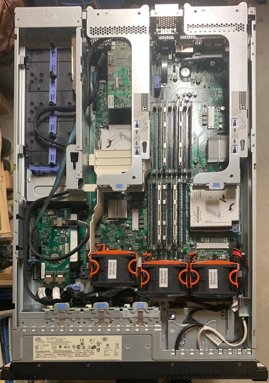 IBM Server x3650 M3 (Gebraucht) in für CHF 5 – nur Abholung auf Ricardo ...