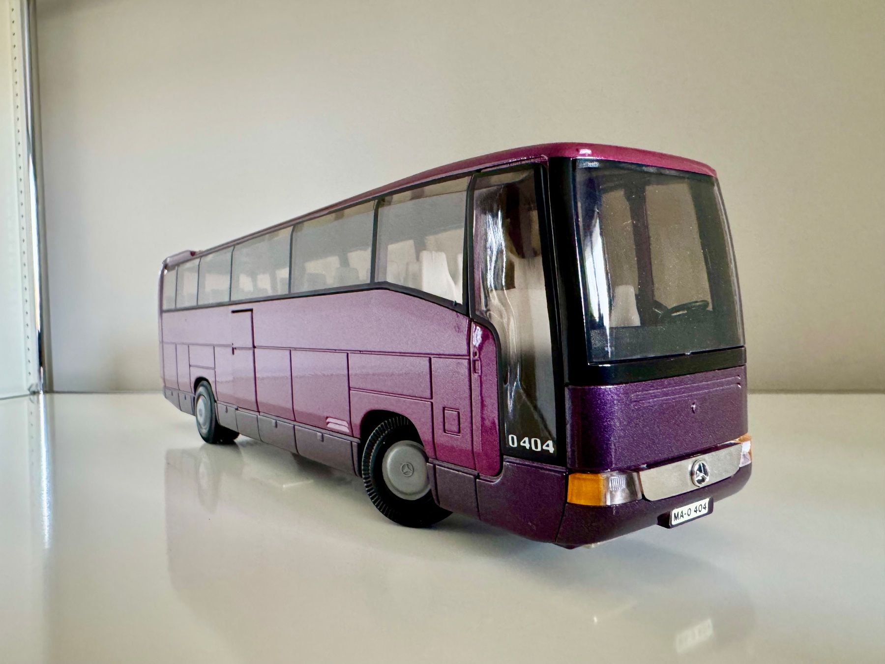 Mercedes-Benz Reisebus Hochdecker Typ 0404 1:43 von NZG (Gebraucht) in ...