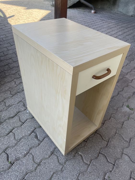 Büromöbel (Gebraucht) in Trimmis für CHF 5 – nur Abholung auf Ricardo kaufen