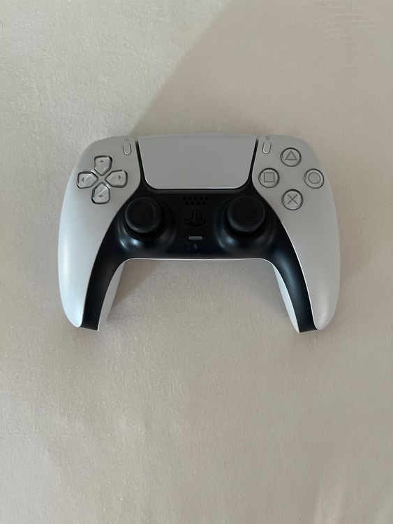 PS5 Standard Controller (Gebraucht) in Horgen für CHF 41 – mit ...
