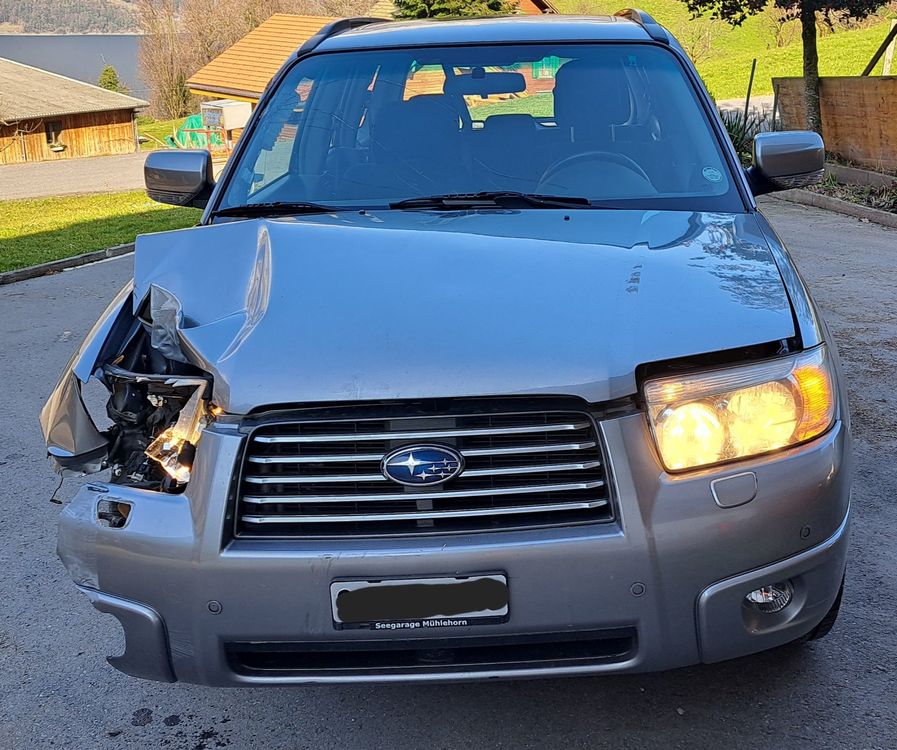 SUBARU Forester ab 1 Fr.- ,UNFALLAUTO, läuft + frisch ab MFK | Kaufen auf Ricardo