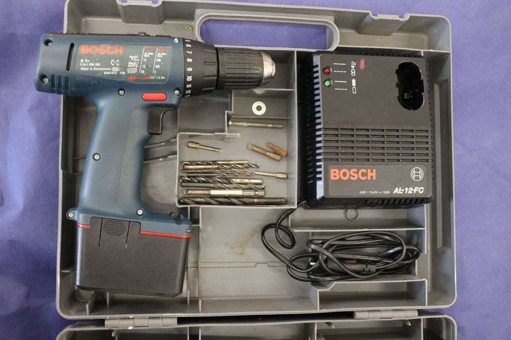Akkubohrer Bosch GSR 12 VES-2, inkl.Ladegerät, Akku + Koffer (Gebraucht ...