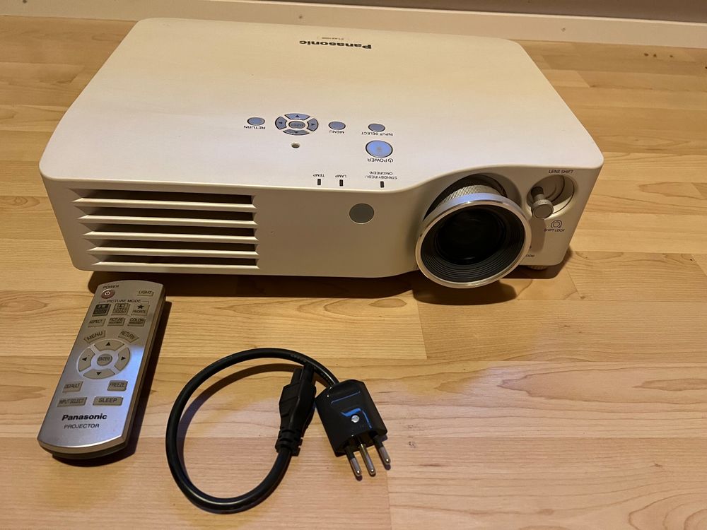 Panasonic PT-AX 100E (Gebraucht) in für CHF 35 – nur Abholung auf ...