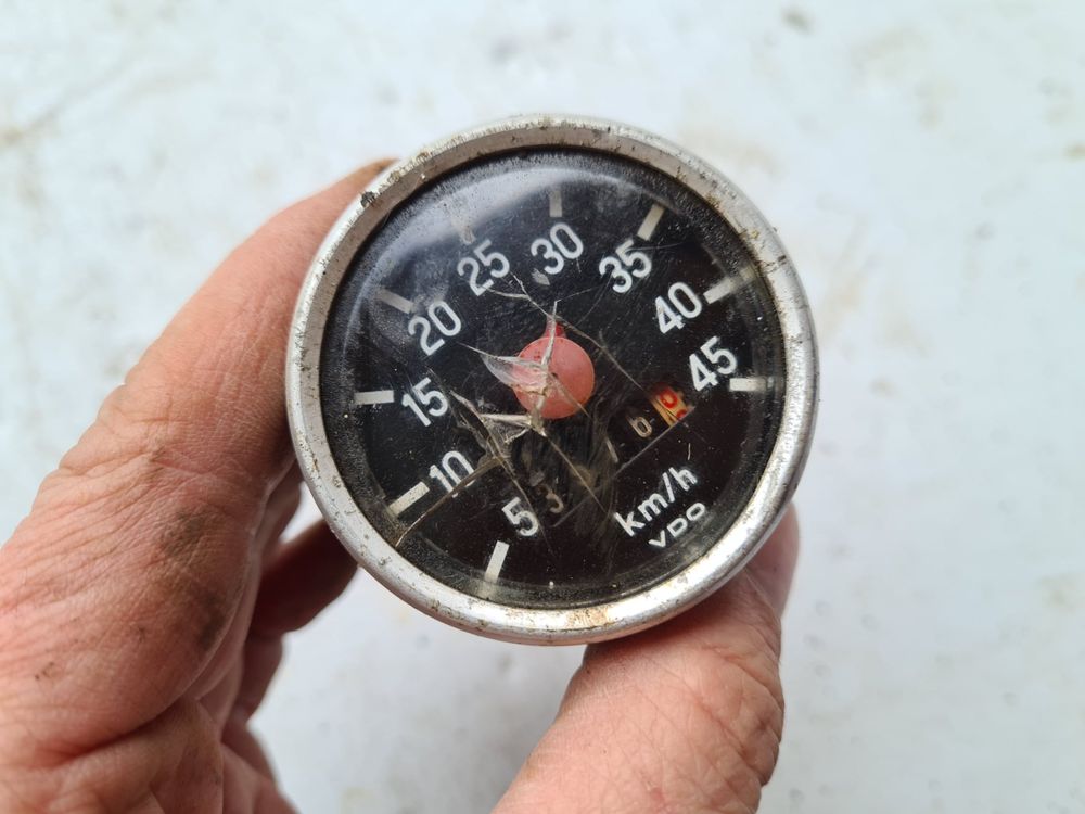 Tacho VDO Original ca.40 mm, Defekt (Defekt) in frümsen für CHF 4 – mit ...