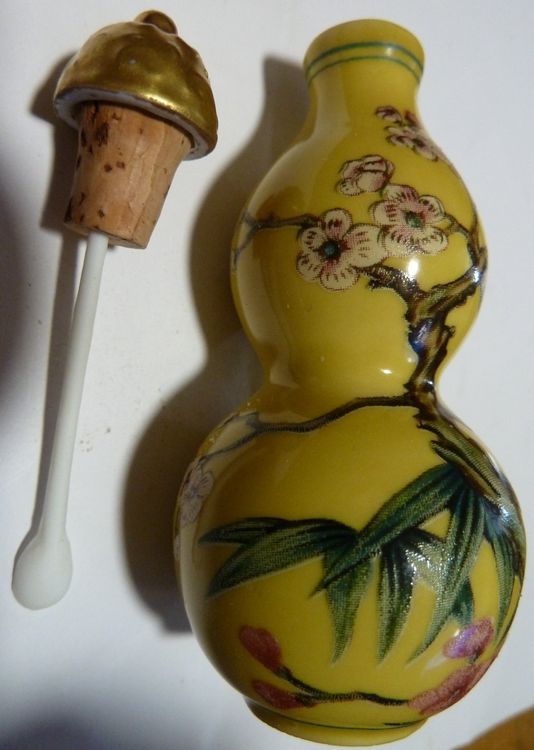 SCHÖNER GELBER PERFUME FLACON,--9 x 4 CM,--KEIN DEFEKT,-- (Gebraucht ...