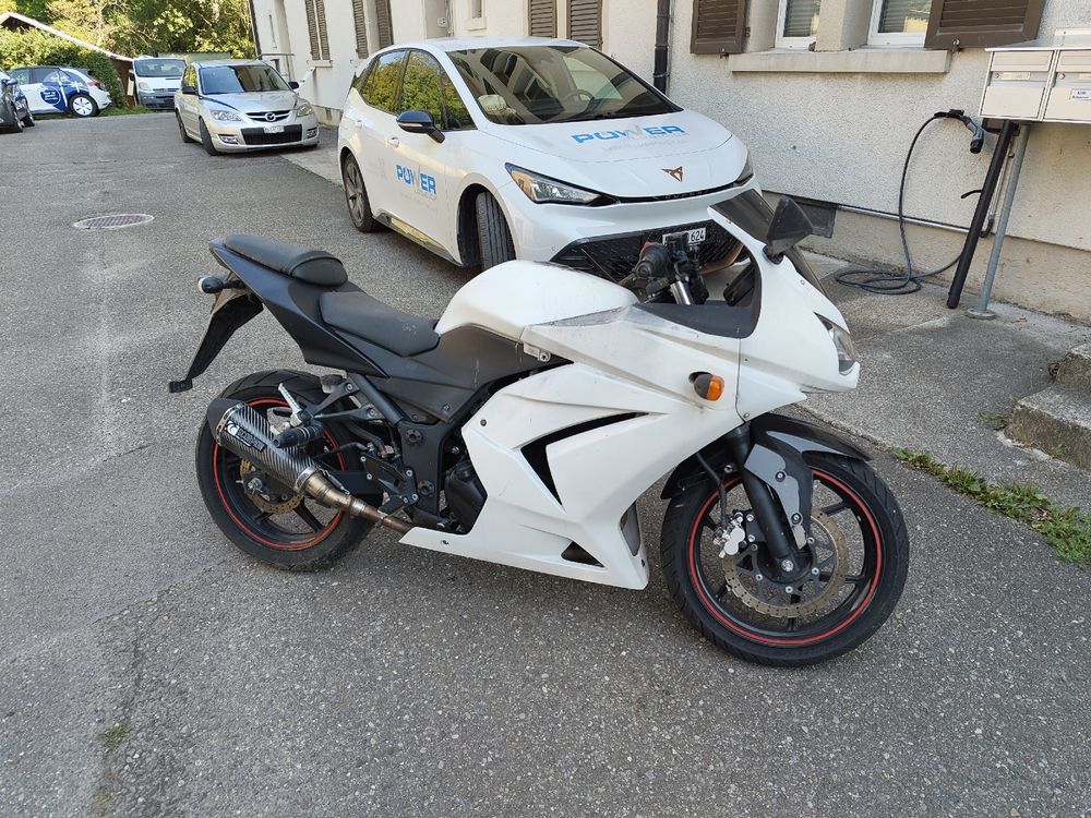 Kawasaki Ninja 250r (Defekt) in Vogelsang/AG für CHF 1000 – nur ...