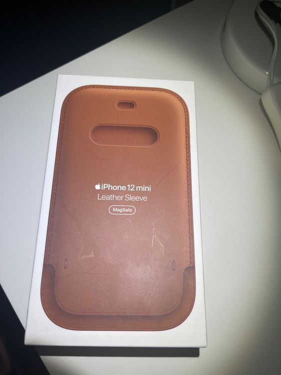 Apple iPhone 12 mini leather sleeve with Magsafe (Neu und ...