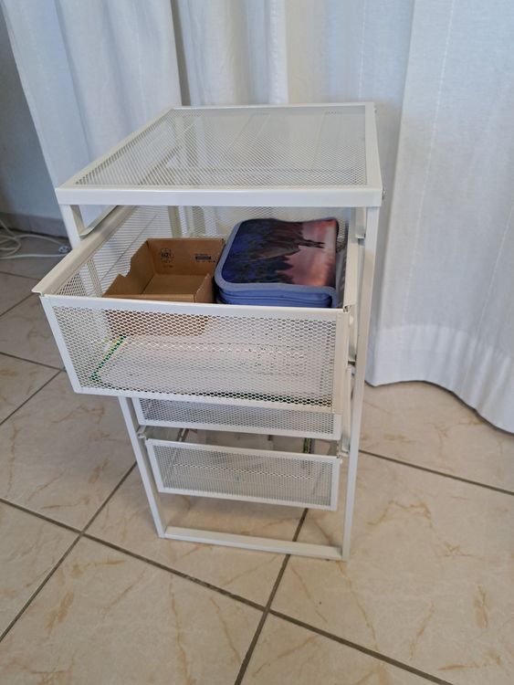 weisser Korpus aus Metall,3herausnehmbare Schubladen, 2Räder (Gebraucht ...