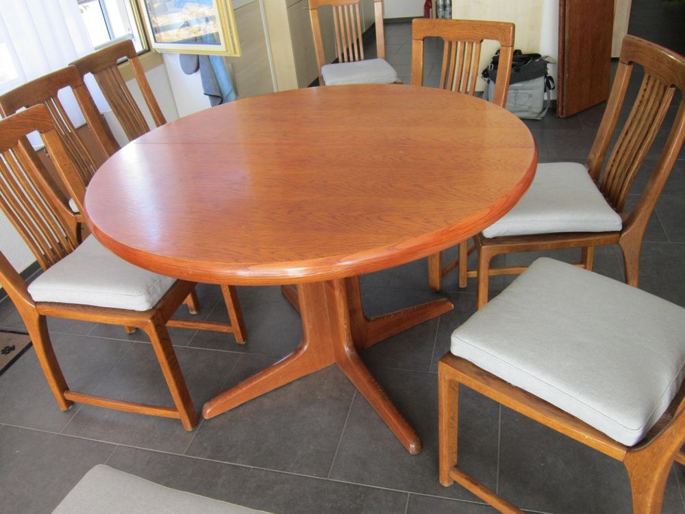 Tisch Rund 116cm Ausziehbar 217cm mit 8 Stühlen Massivholz (Gebraucht) in Steinen für CHF 71 ...