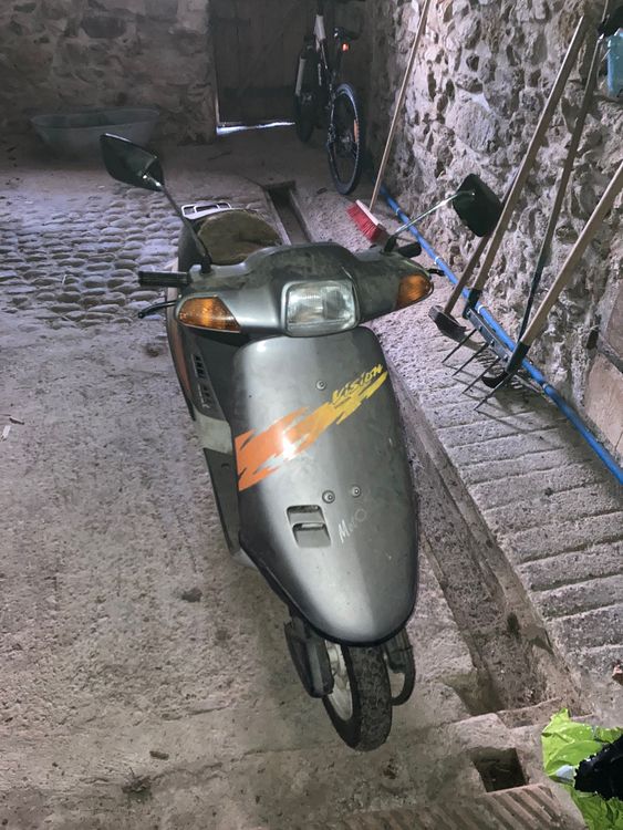 Honda Vision années 1990 (Gebraucht) in Fontanezier für CHF 90 – nur ...