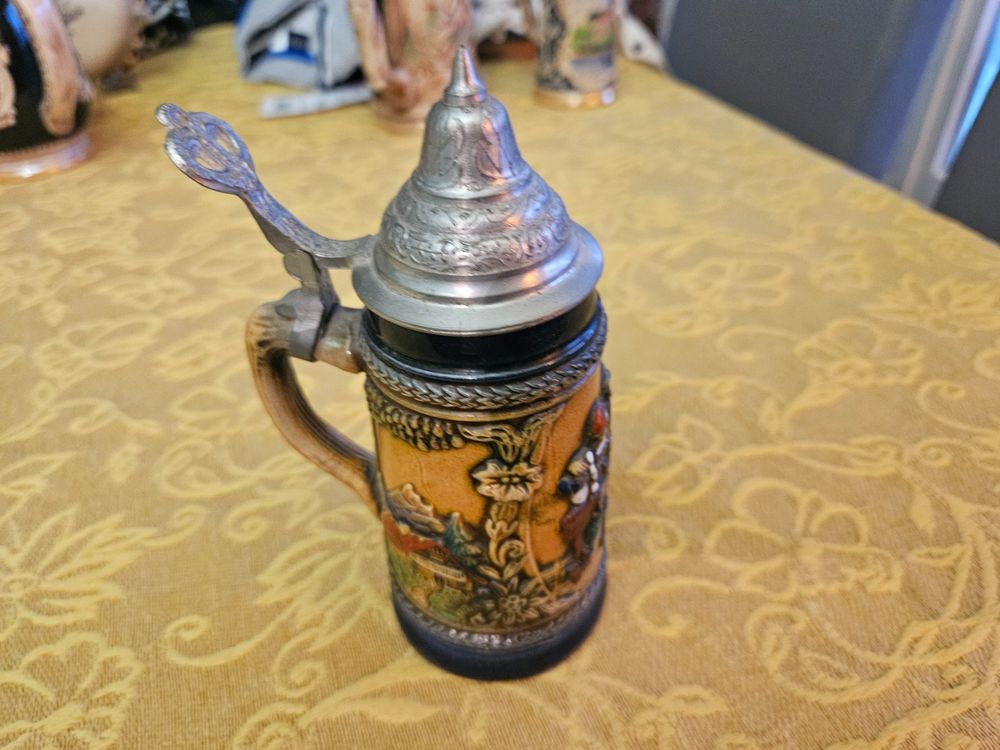 Boccale decorato con tappo in peltro (Usato) a Melano per CHF 4 – con ...