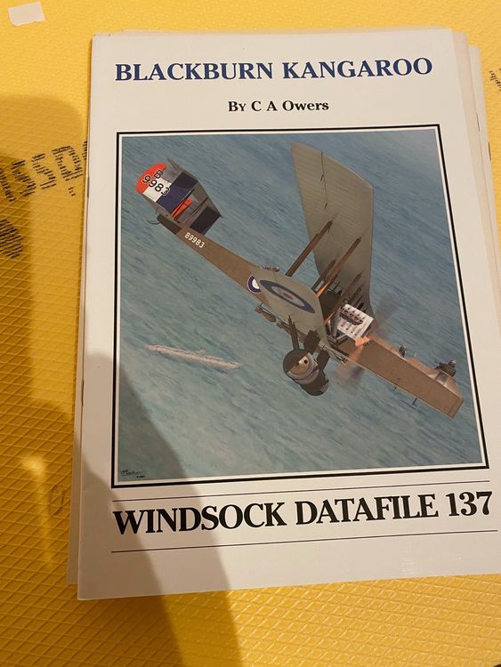BUCH ENG BLACKBURN KANGAROO WWI WINDSOCK DATAFILE 137 (Gebraucht) in MÜHLEDORF/SO für CHF 7.5 ...
