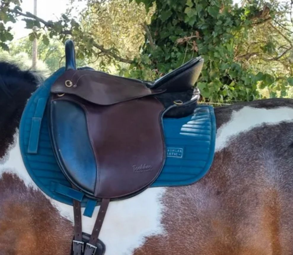 Selle trekker vendue nue avec couvre selle (D'occasion) à Plan-les ...