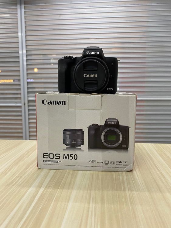 Canon m50 Systemkamera + EF mount adapter + 50mm Objektiv (Neu (gemäss ...