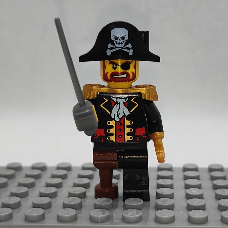 LEGO, Minifigur "Pirates, Captain Brickbeard" (Gebraucht) in Luzern für ...