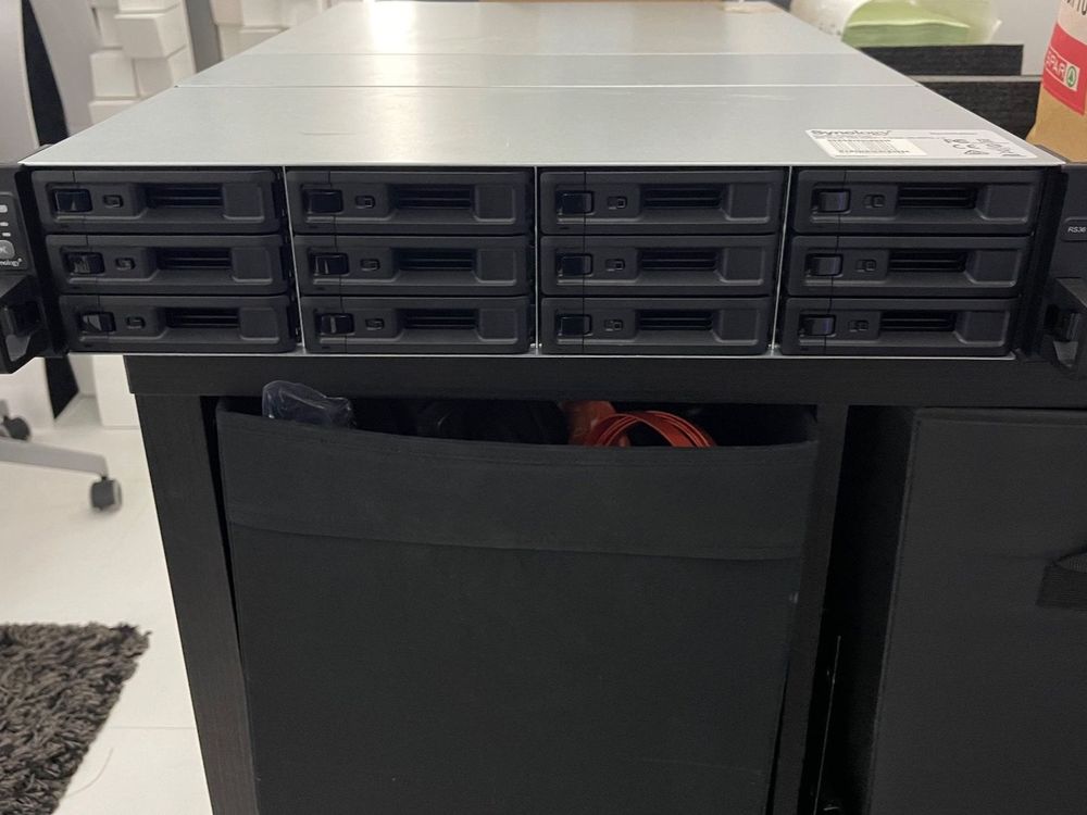 Synology RS3617xs+ inkl. 60TB (10x WD RED 6TB) / 1x 8GB RAM (Gebraucht ...