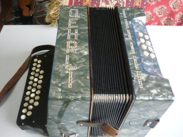 Oerli Orgel Örgeli Schweizerörgeli Handörgeli (Defekt) in Belp für CHF ...