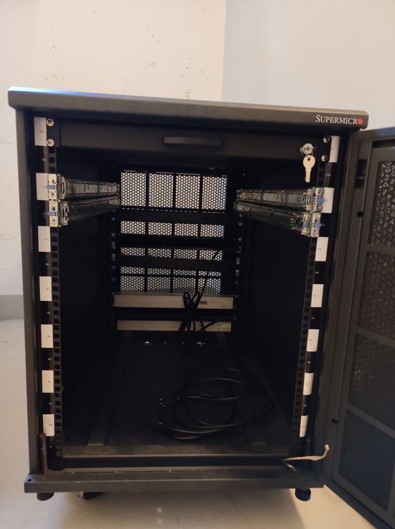 Supermicro Netzwerkschrank CSE-RACK14U 14HE / inkl. Zubehör (Gebraucht ...