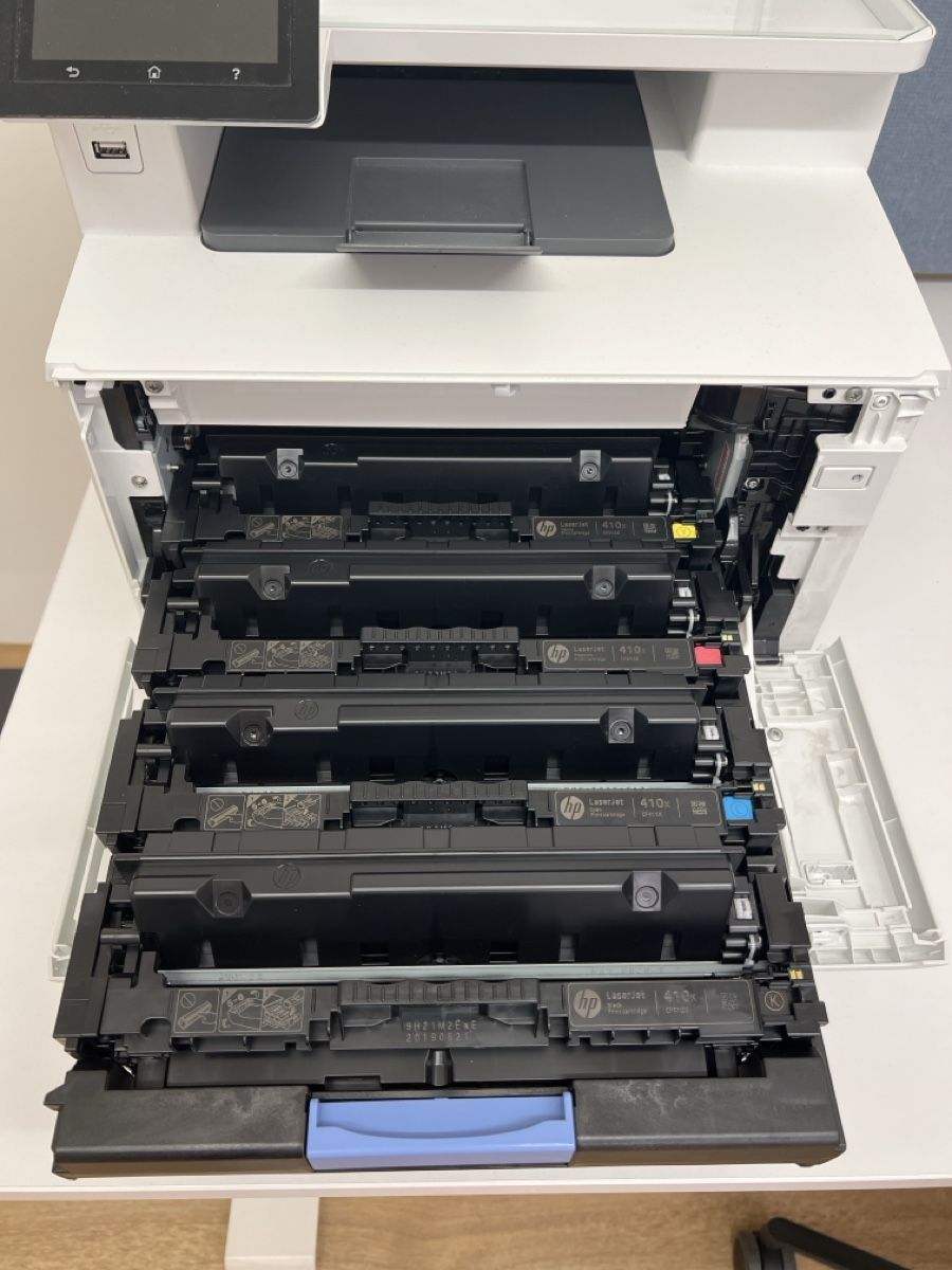 HP Color LaserJet Pro MFP M477fnw - Top Zustand (incToner) (Gebraucht ...
