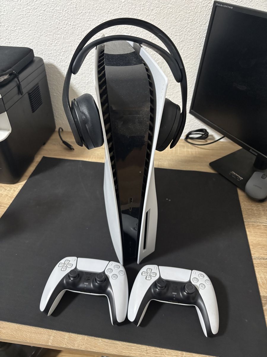 PlayStation 5 Disc Edition + 2 Controller + Headset (Gebraucht) in Wald ...