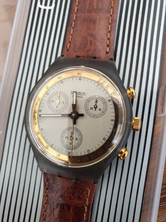 SWATCH CHRONO SCM100 GOLDFINGER WIE NEU (Neu und originalverpackt) in Lommiswil für CHF 69 – mit ...