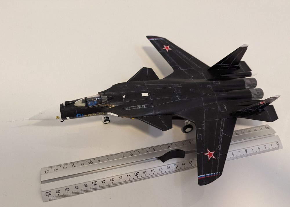 Su 47 Berkut 1/72 | Kaufen auf Ricardo