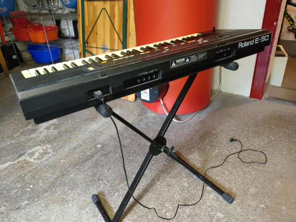 Roland E30 Keyboard (Gebraucht) in Zollikofen für CHF 150 – mit ...