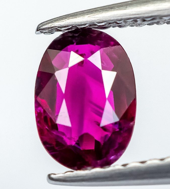 Tiefpurpurrot Rubin aus Burma (Neu und originalverpackt) in Aarburg für ...