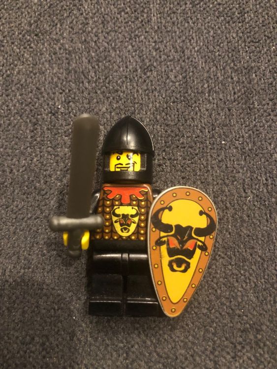 Lego figurine Minifigur Castle Soldier Bull’s knight (Gebraucht) in ...