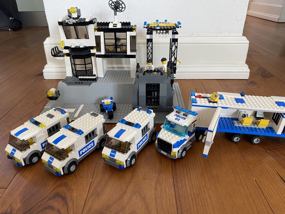 Lego Polizei Gefängnis & Polizeiautos (Gebraucht) in Richterswil für ...