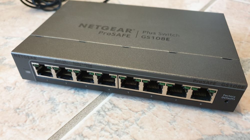 Robuster NETGEAR ProSAFE Plus 8-Port Gigabit Switch GS108Ev3 (Gebraucht ...