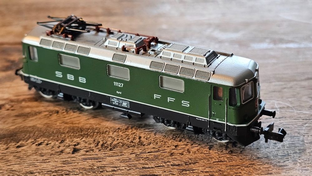 Minitrix Spur N E-Lock SBB Re 4/4 II 11127 | Acheter sur Ricardo