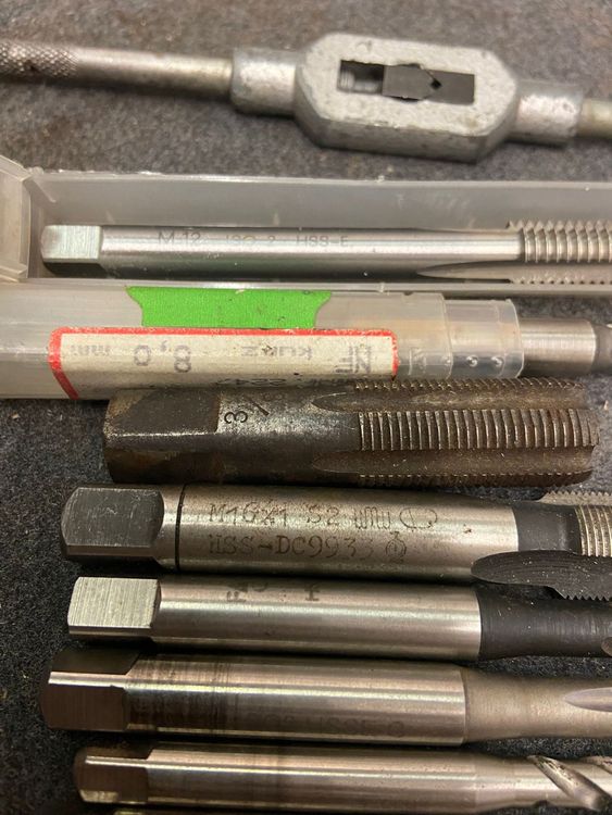 Gewindebohrer mit schneideisen M16 - M6 D154 (Gebraucht) in Heerbrugg für CHF 15 – mit Lieferung ...